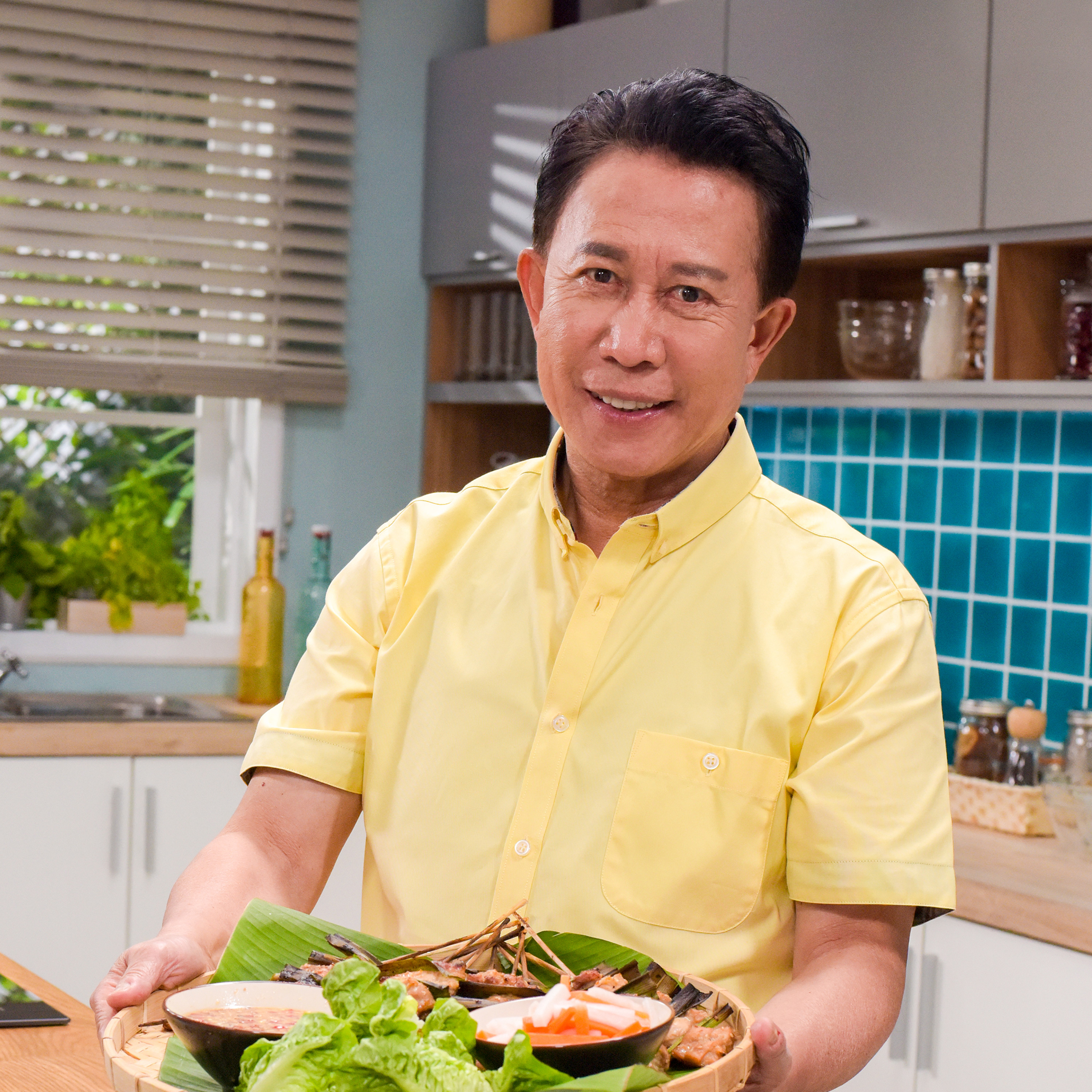 Stream Martin Yan's Asian Favorites | discovery+