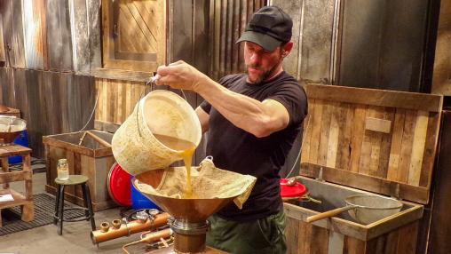 Moonshiners: Master Distiller | Discovery